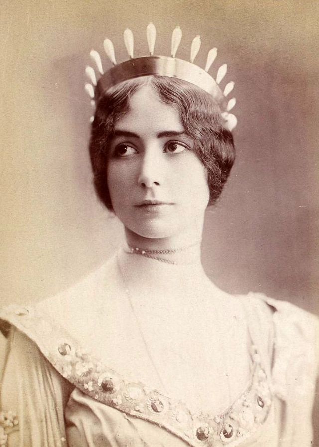 Cléo de Mérode: The Glamorous Dancer and Model of the Belle Époque ...