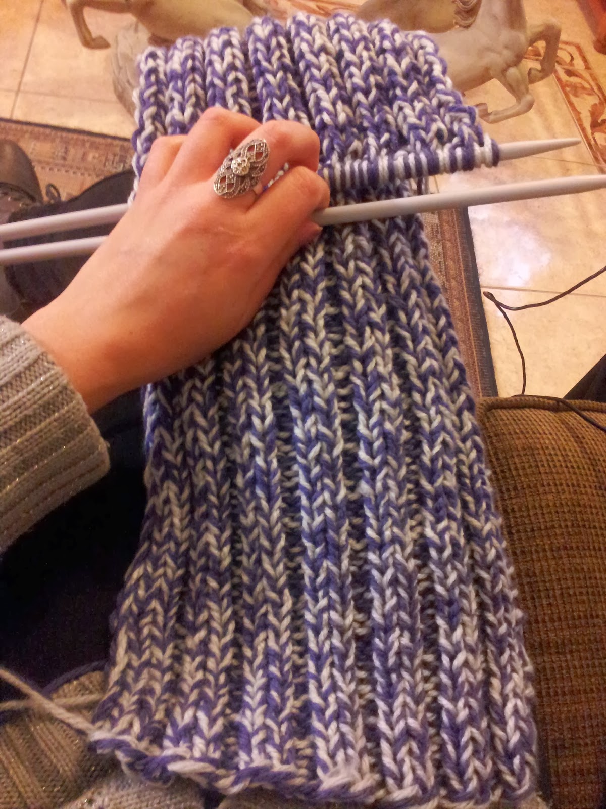 Bazar Suburbia: Bufanda y Gorro Morada con Plomo