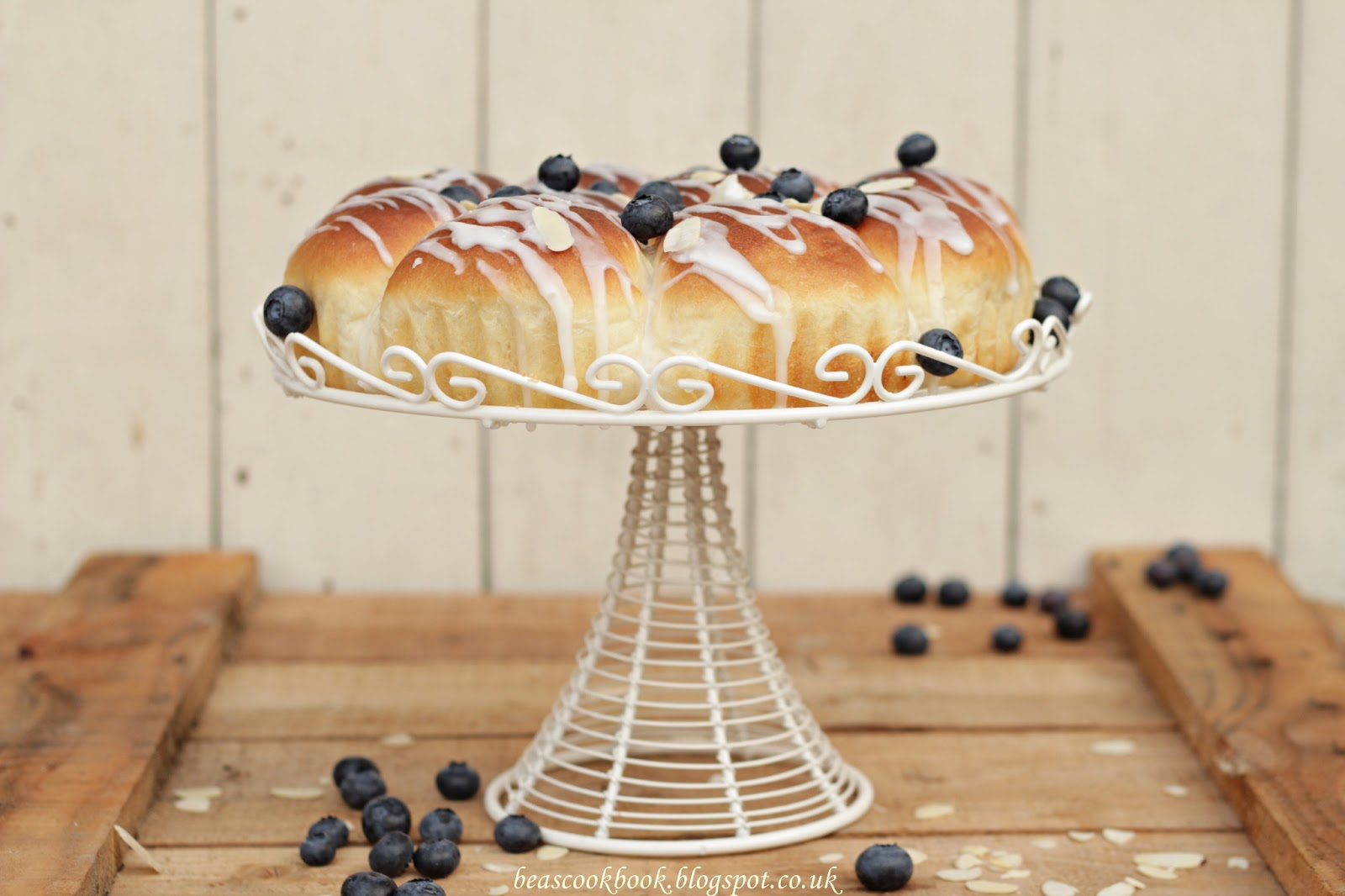 Bea's cookbook: BLUEBERRY BUNS