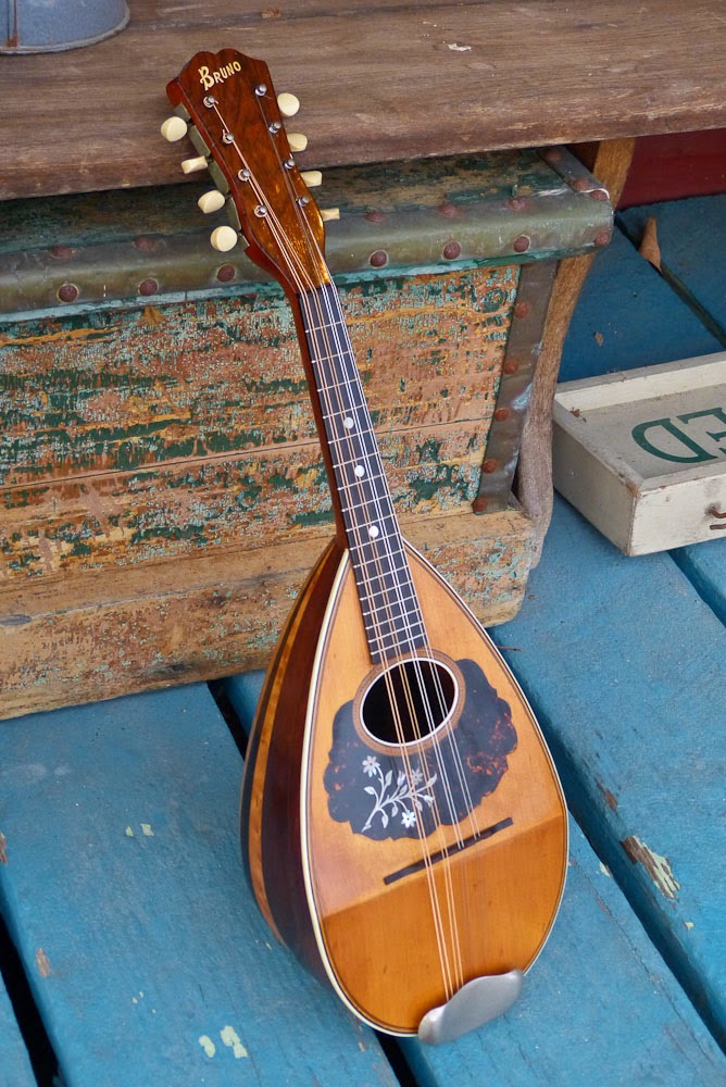 1900s Bruno Style 2 1/4 Bowlback Mandolin