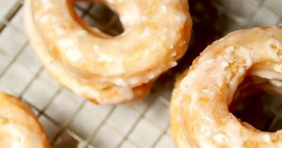 PUFF PASTRY CRONUTS WITH BUTTERMILK GLAZE | delicious recipes