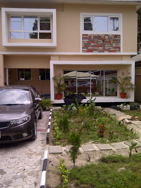 APT COBBLE STONE CLADDING ON A WINDOW SECTION