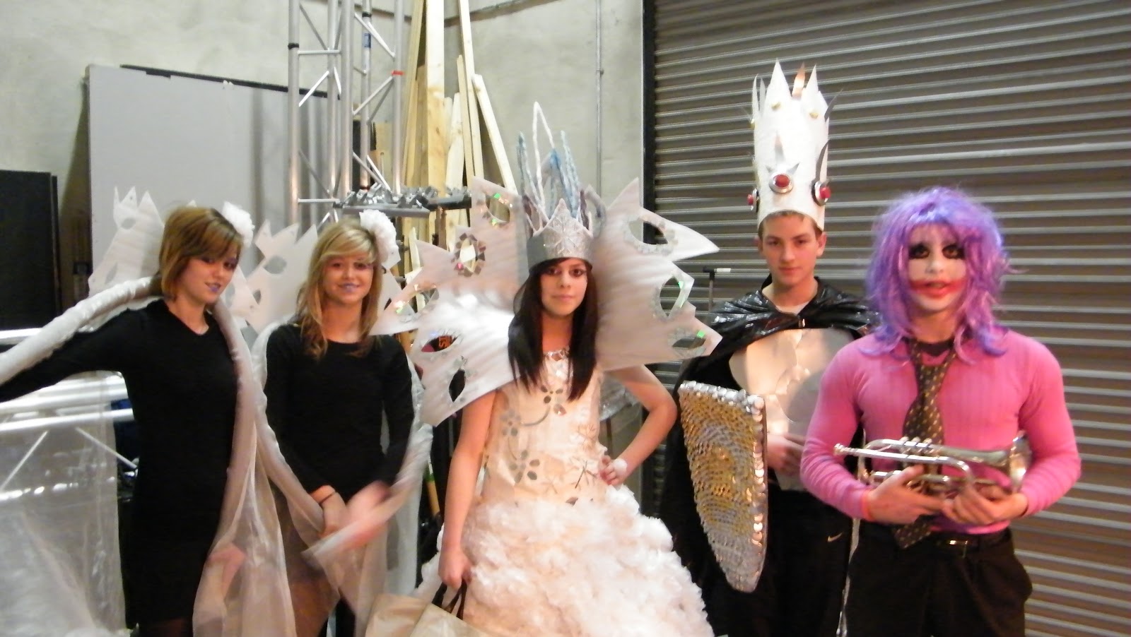 ART ROOM 109 : Eco Fashion Show 2011