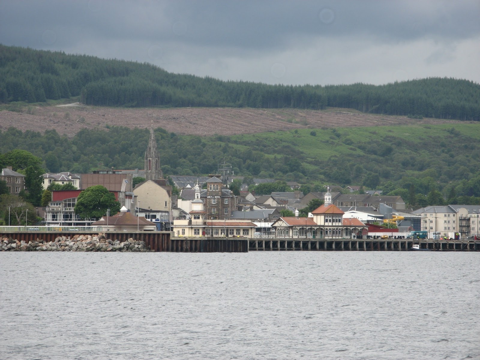 The very ordinary diary of some liveaboards: Holy Loch