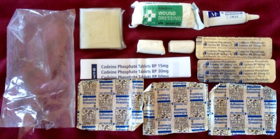 Webbingbabel: British Military Medical Kit Individual Treatment Soft Pack