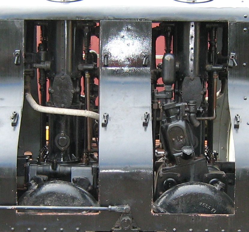 Sentinel Steam Loco 7109: 7109 - A loco with two engines