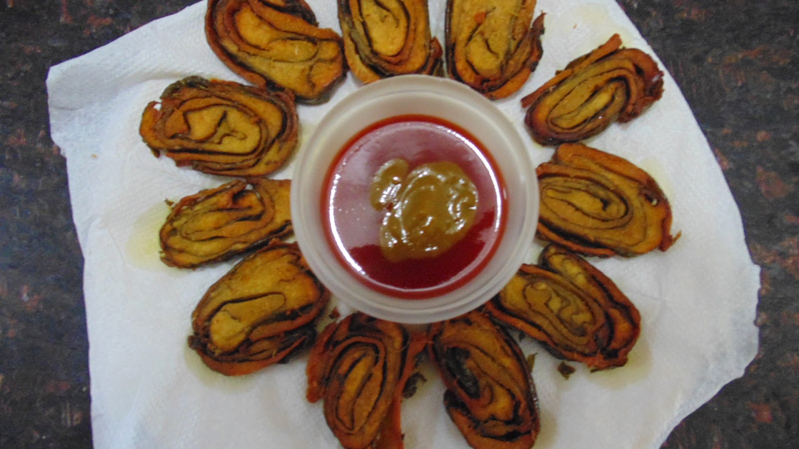 Pujita Cookeries: Arvi ke Patte ke Pakode [Colocasia Leaves Fritter ]