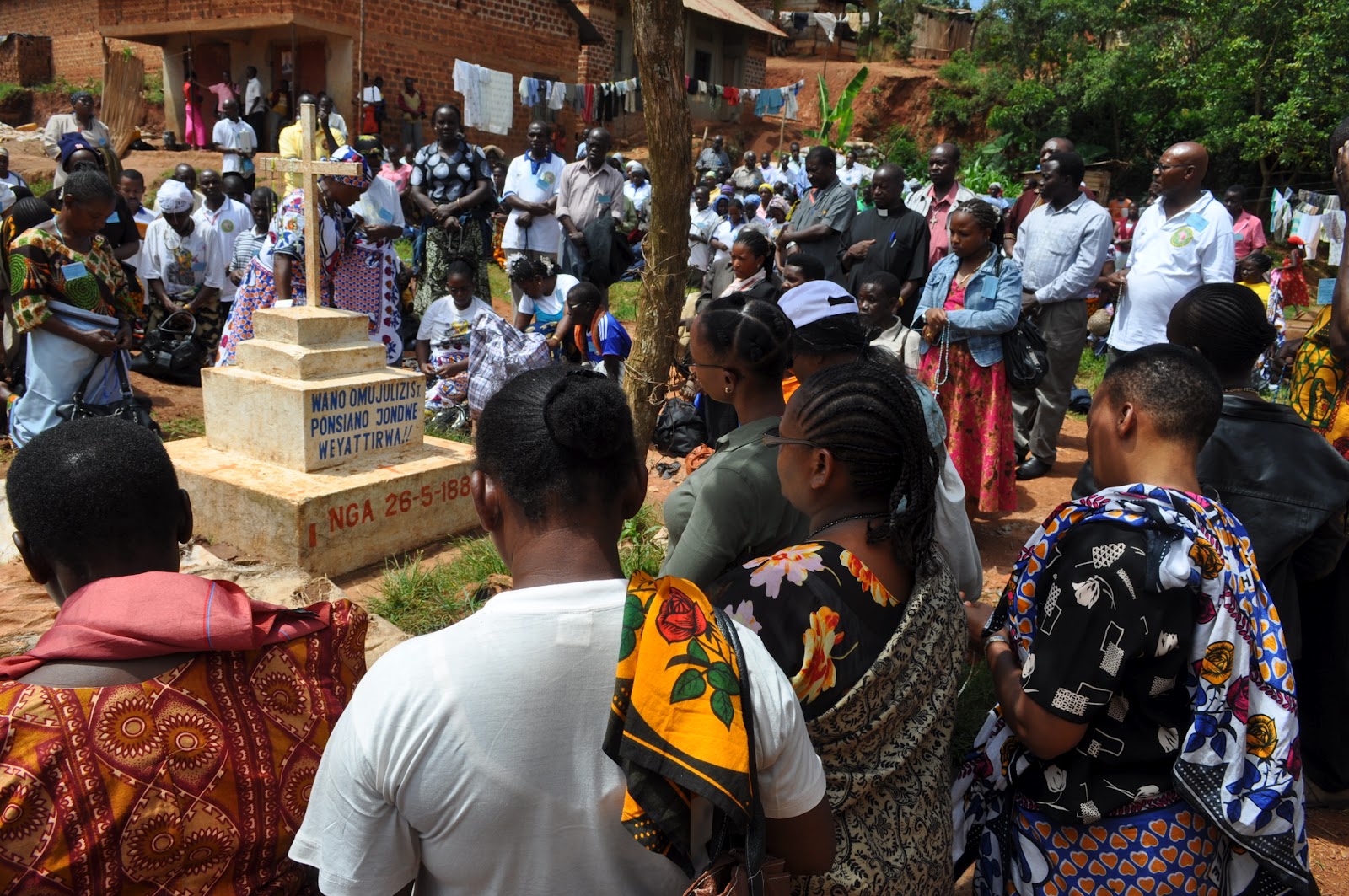 SAFINA MATUKIO: WANAMAOMBI WAKISALI-SHRINE YA PONSIAN GONDWE