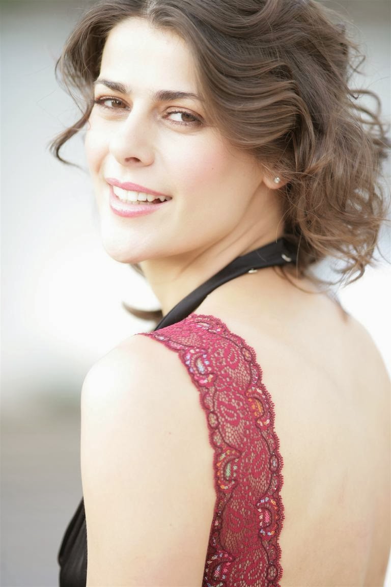 Rostro de Tonka Tomicic ~ Fotos de Chilenas