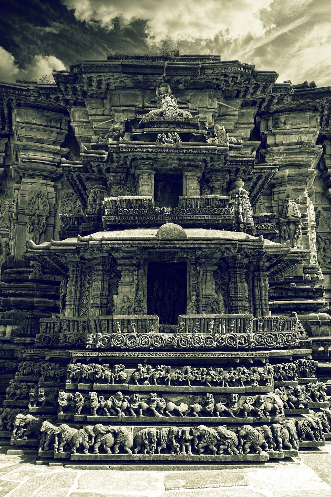 OUR KARNATAKA: STONE TEMPLES OF BELUR AND HALEBEEDU