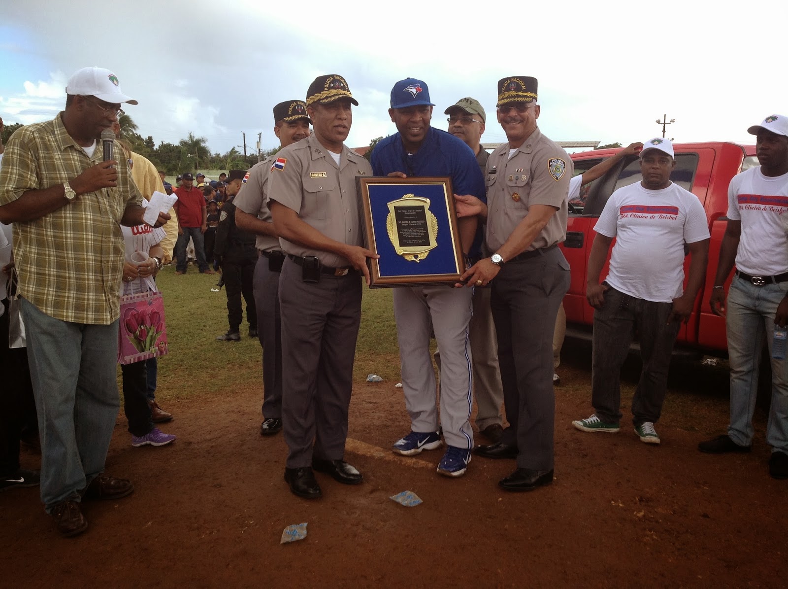 Pelotero Edwin Encarnación celebra con éxito su Tercer Campamento de ...