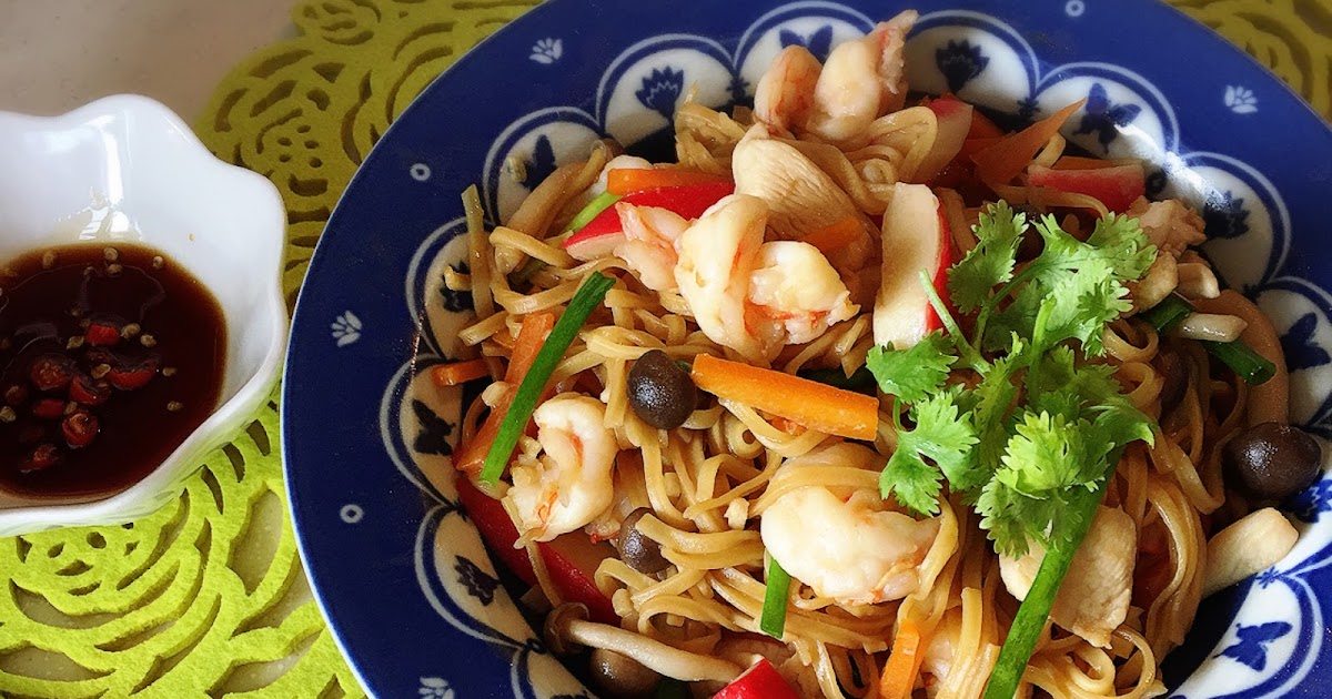 Recipe • Flying Noodles tutorial + Braised Ee Fu Noodles