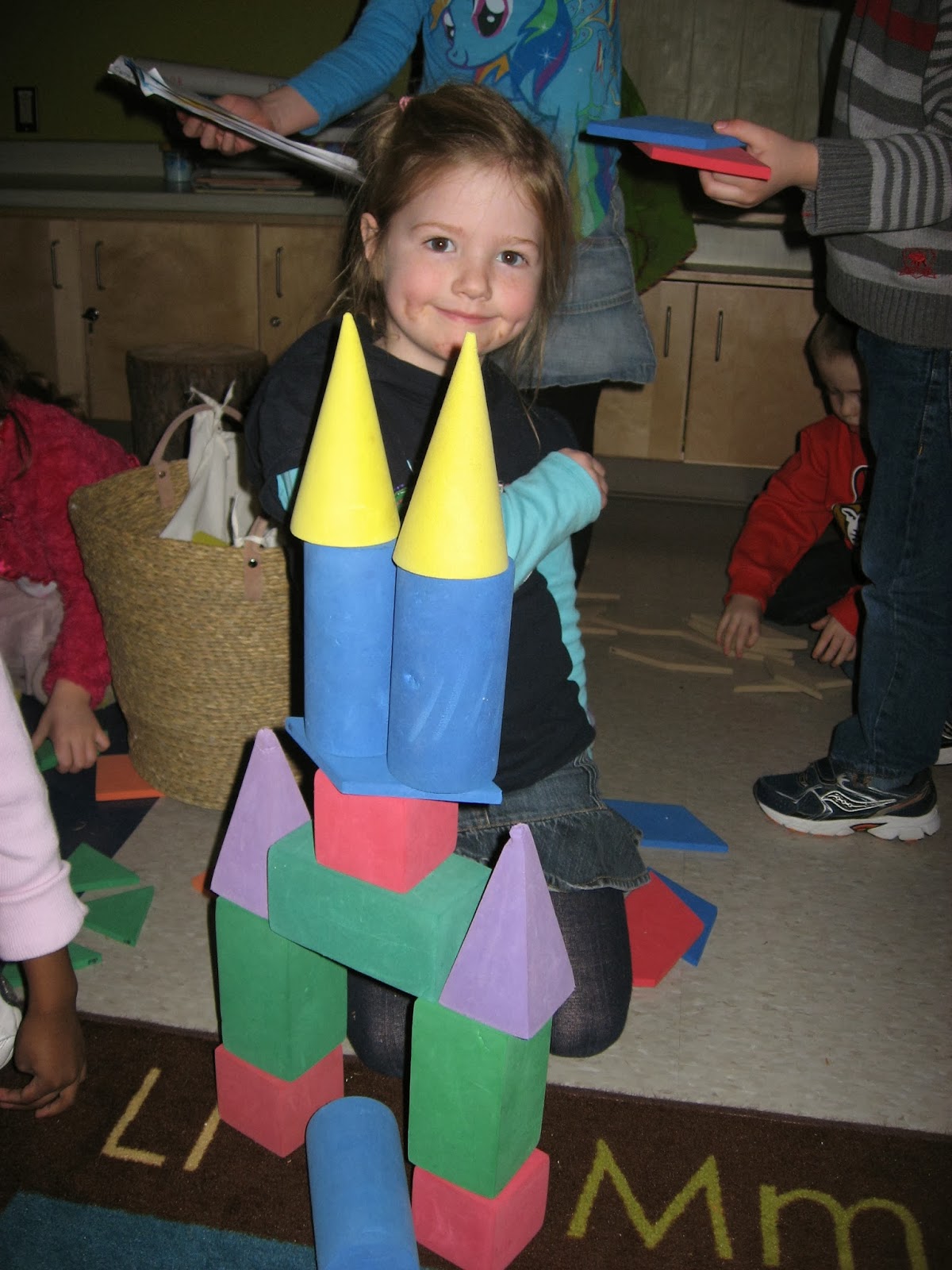 Mrs. Bean's & Ms. L's Kindergarten : A Castle Inquiry