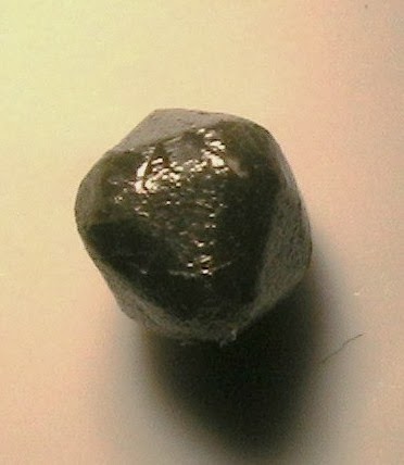 Wyoming Diamond & Gemstone Province: How to Identify Diamonds in Nature