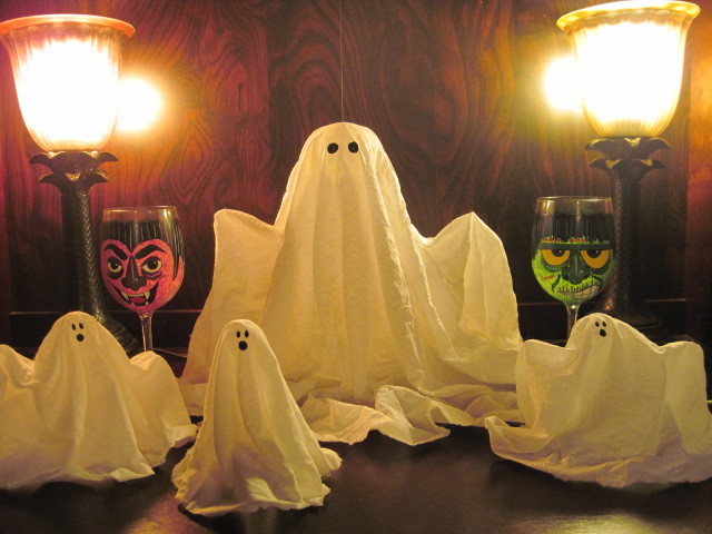 Kudos Kitchen By Renee: "Spiffy-Stiffy Fabric Ghosts"
