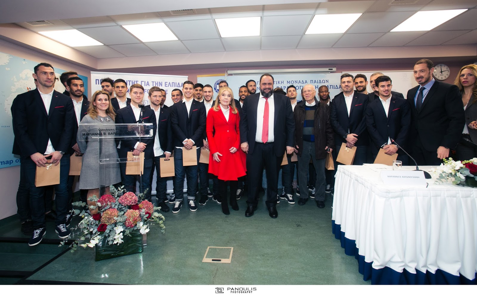 Επίσκεψη του Ολυμπιακού (pics) στο Ίδρυμα «Ελπίδα»
