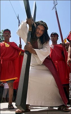 SHOCKING Images of Penitence During Holy Week in the Philippines: This ...