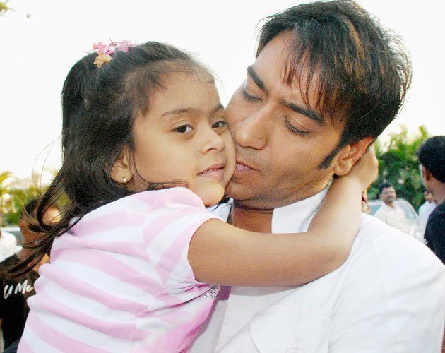 8 Super Cool Fathers of Bollywood- In Pictures