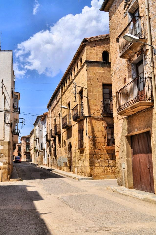 Conèixer Catalunya: LA CASA PALADELLA DE BOT. LA TERRA ‘NOBLE ...