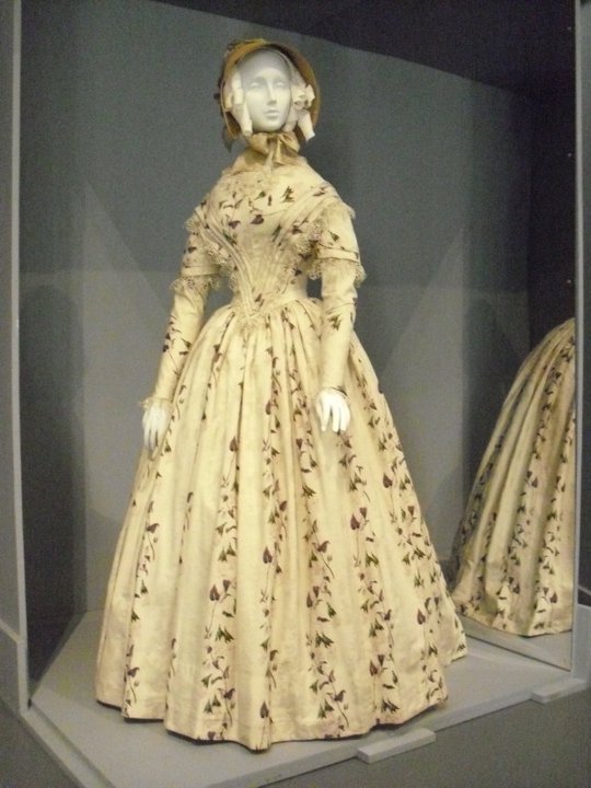 Dressing the 1840s: 1845-1849 Dress from LACMA
