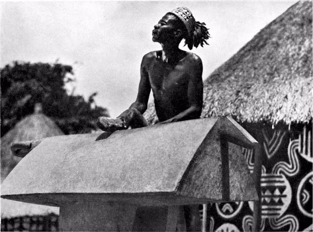 The Incredibly Elongated Head Culture of the Mangbetu People ~ Vintage ...