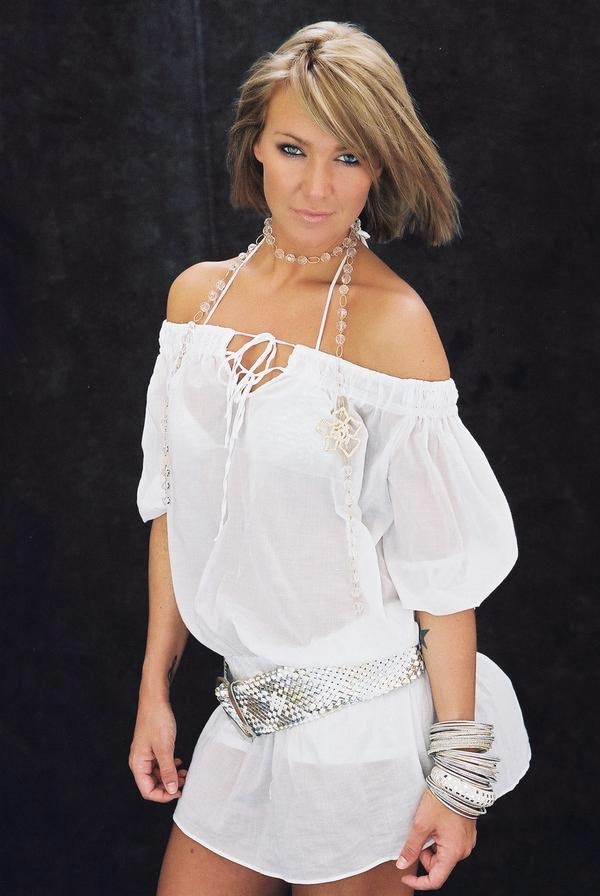 Aninhahy Dance: Kate Ryan (Belgian Dance Singer)