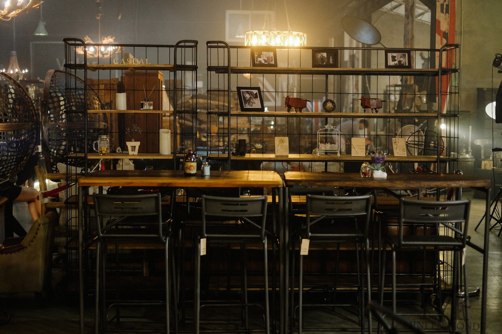 The Beauty Inside Filming Location - Cafe Valor - Mini en Monde