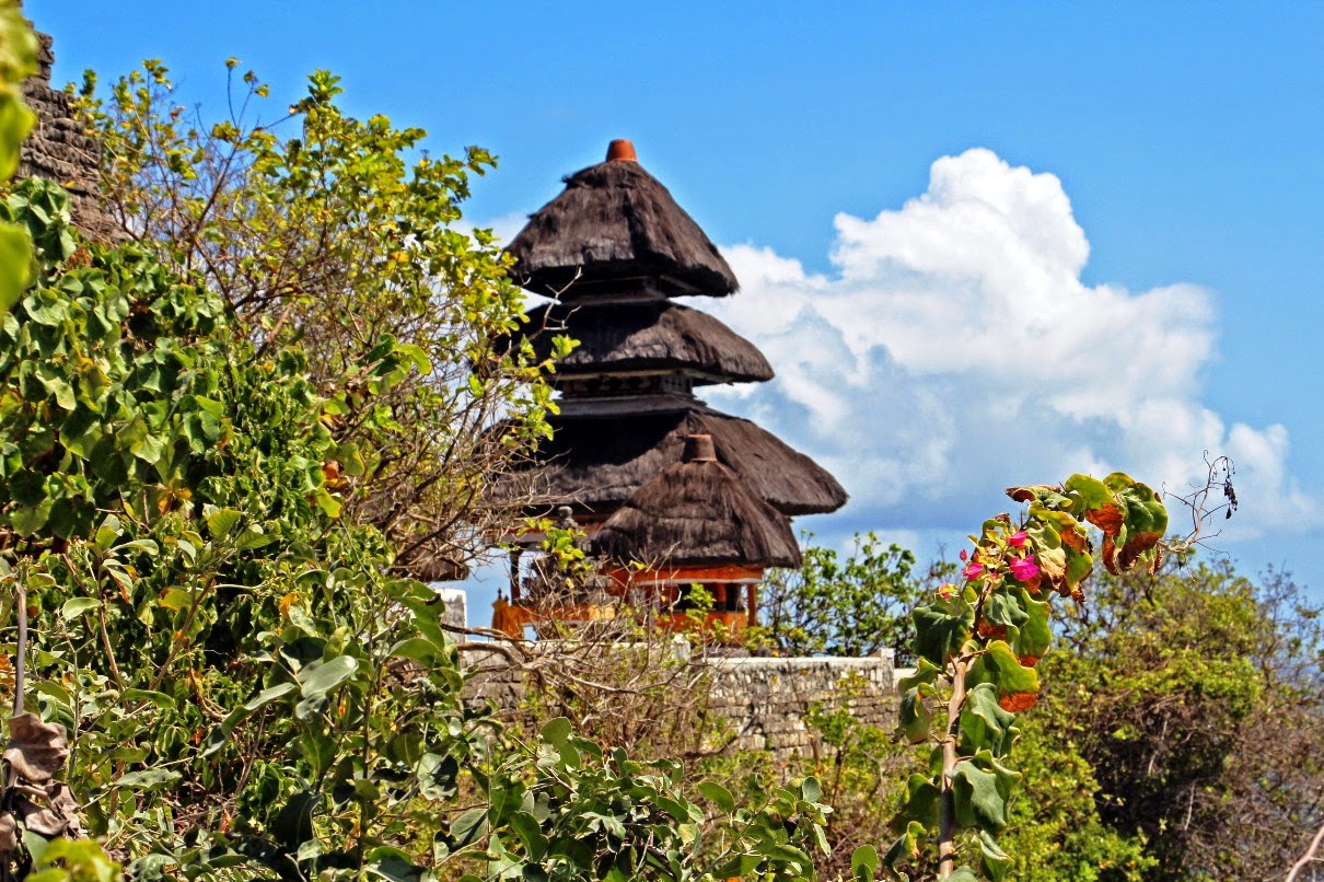 the viewing deck: Bali Temples Hopping 1st part; Cliff Temples of Uluwatu