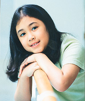 Info Unik Menarik: Sherina Munaf , Mantan Penyanyi Cilik Yang Cantik