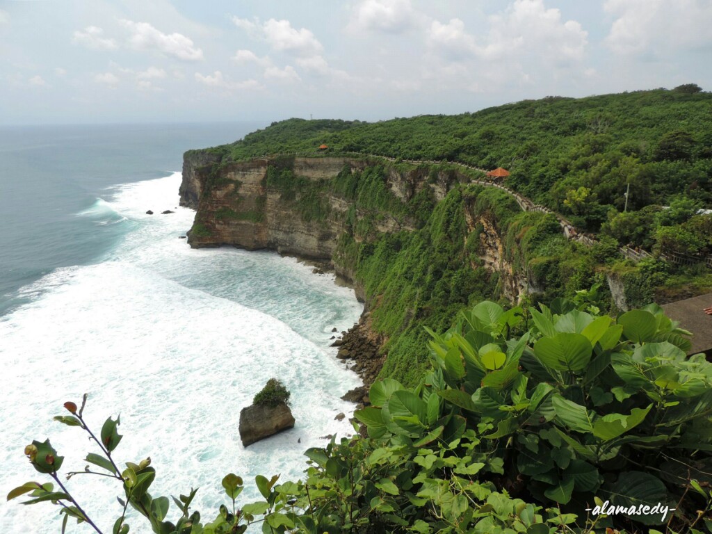PURA ULUWATU ANDALAN DESA PECATU - alaMasEdy