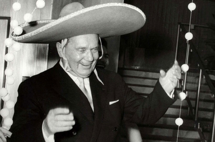 KAD JE DRUG TITO BIO DEDA MRAZ Kakve je sve novogodišnje čestitke narod ...