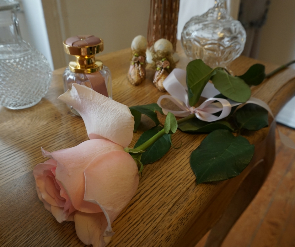 FloraChic - Το νέο άρωμα της Artistry - The KM Projects