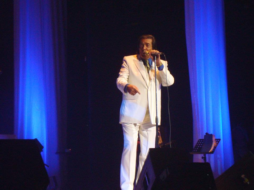 CACHO CASTAÑA: CACHO CASTAÑA OFRECIÓ SU ULTIMO RECITAL EN EL GRAN REX