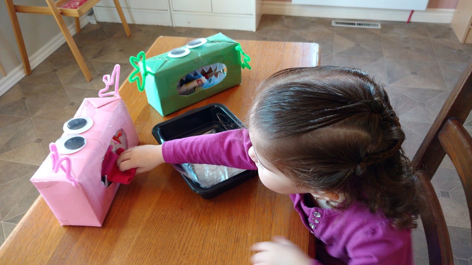 À la maison: Activité pour enfant; Dur et Mou, tactile!!!