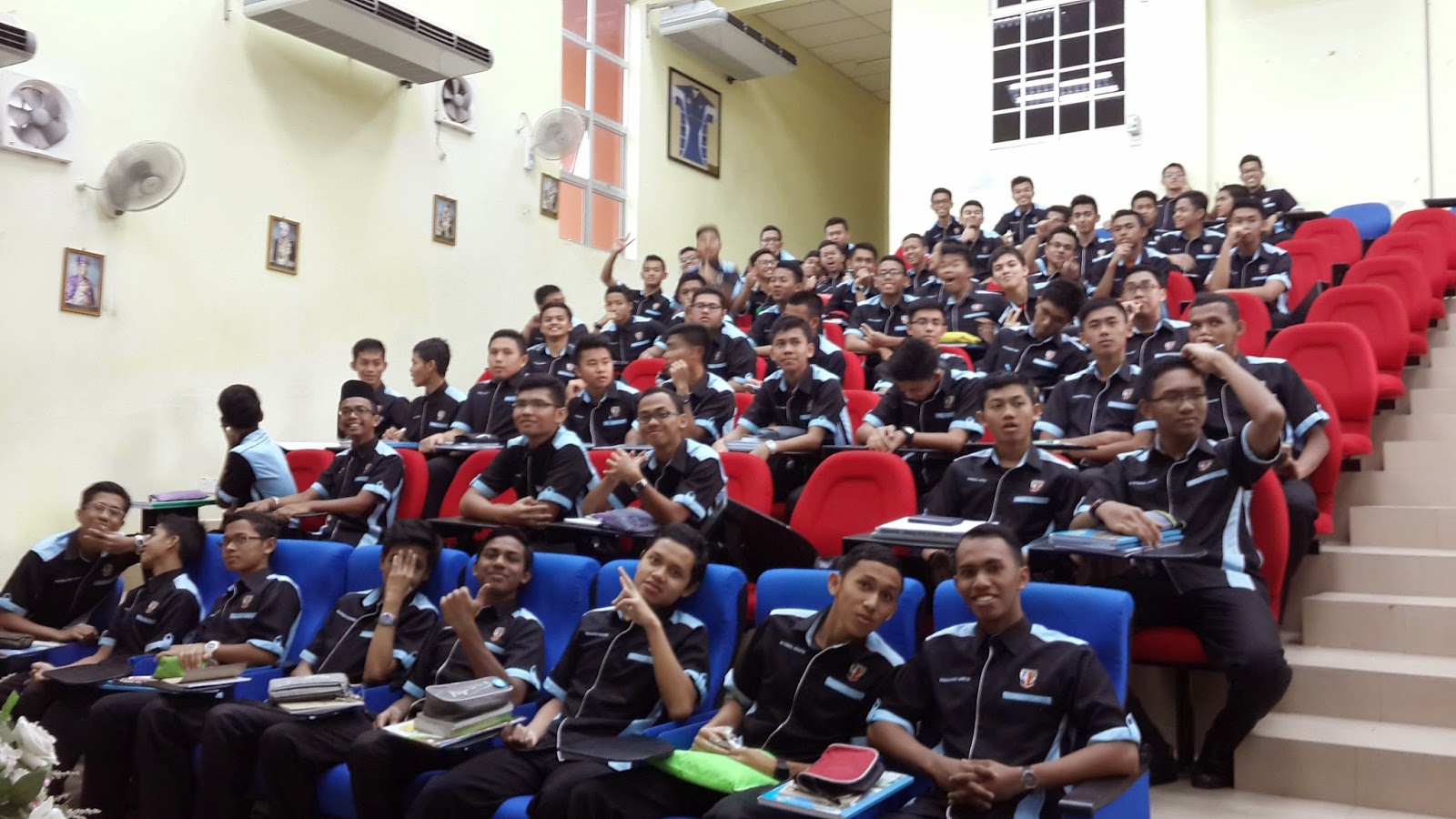 WADAH KETERAMPILAN BERBAHASA: PROGRAM JERAYAWARA BAHASA DI SM SAINS ...