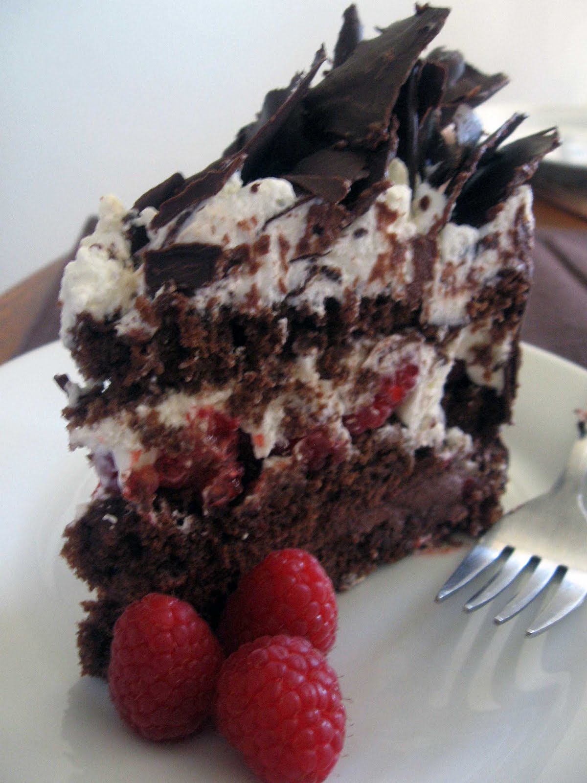 LtDan'sKitchen.com: Raspberry Chocolate Ruffle cake