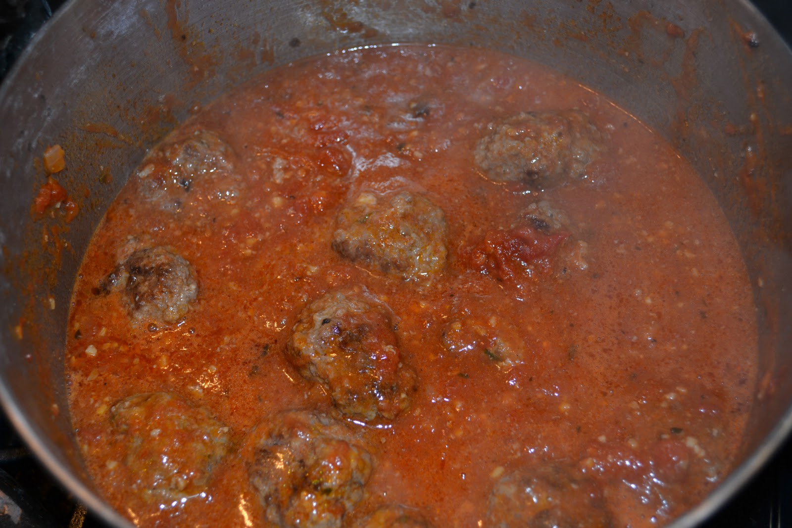 So What Do I Eat?: Breadless Meatballs & Sauce