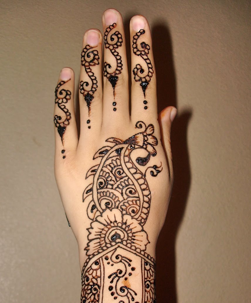 Very Simple Mehandi Designs For Hand Easy To Add ~ Mehandi Rong ...