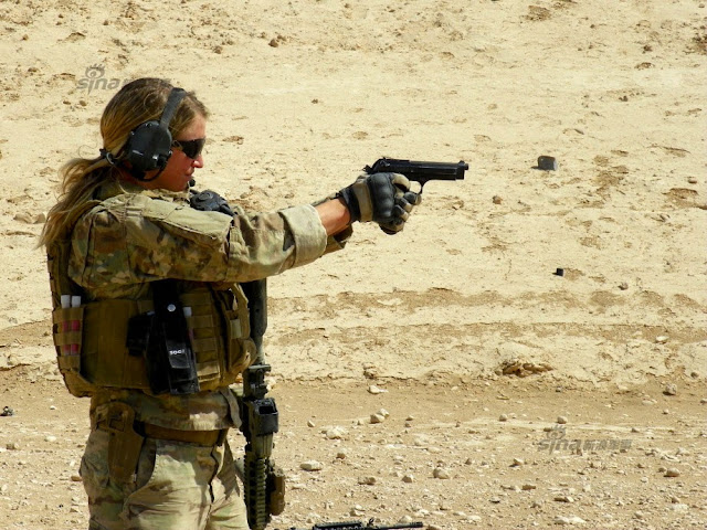 US Women in combat-training - Nichole Robinette - Navy EOD Technician ...