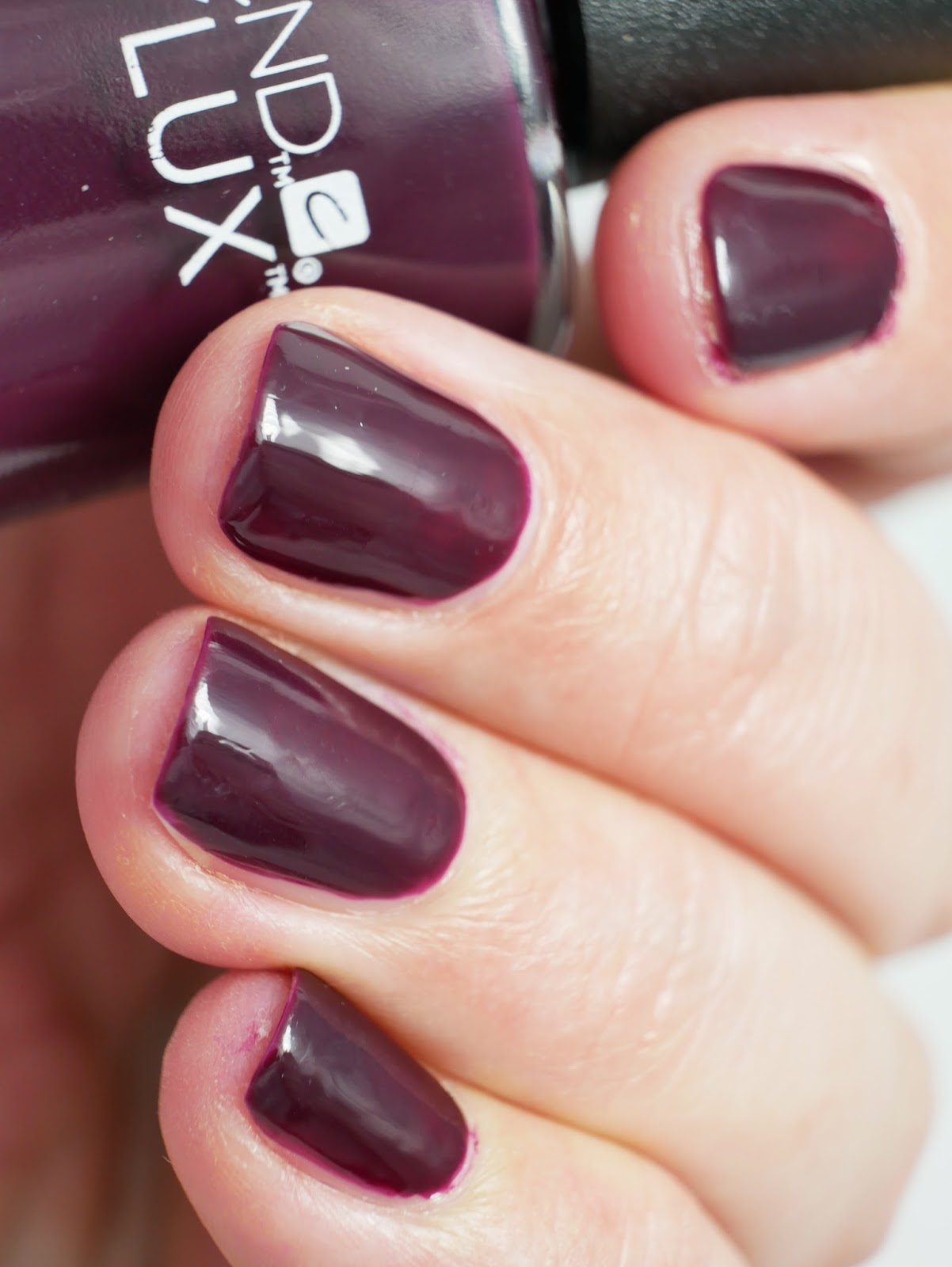 [Review] CND Vinylux - Berry Boudoir