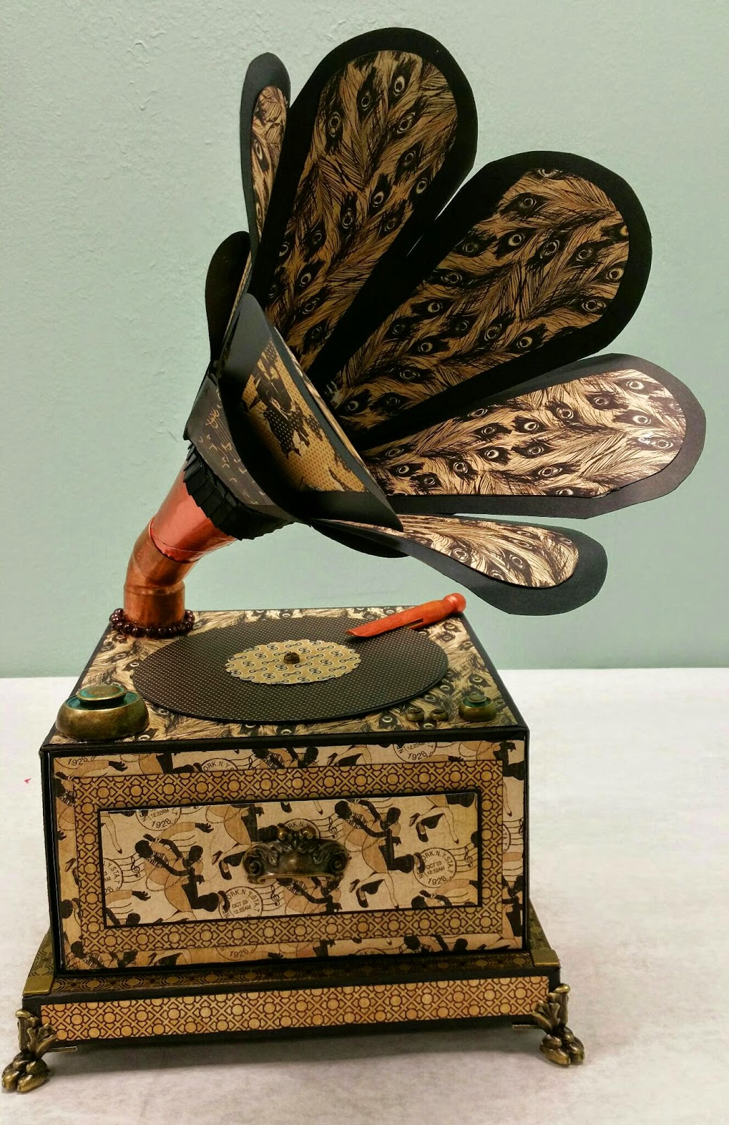 LEPcrafts: Old Style Gramophone Box with Graphic 45 Curtain Call paper