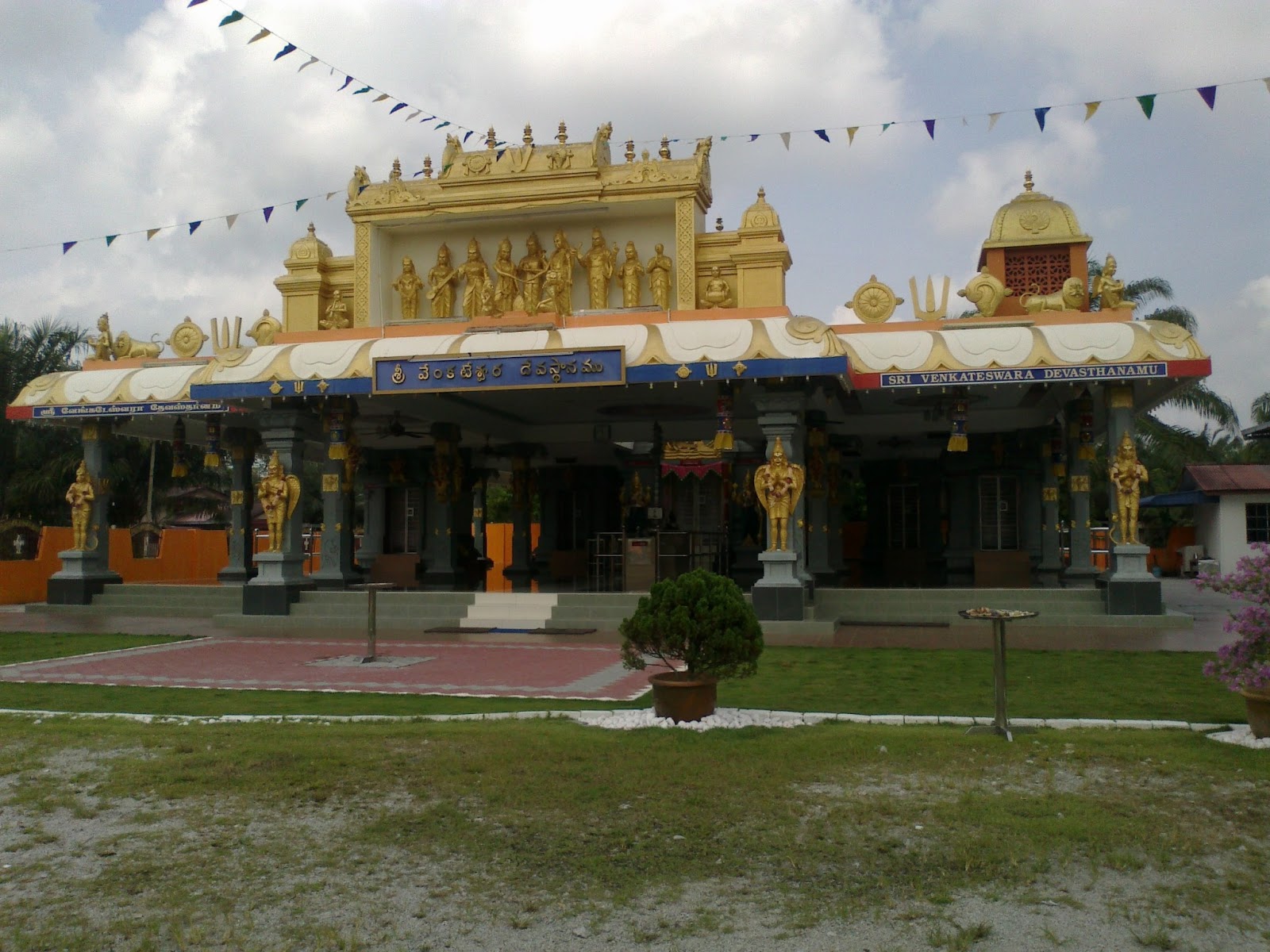 The Divine Places: Sri Venkateswara Alayamu Sungai Sumun Bagan Datoh ...