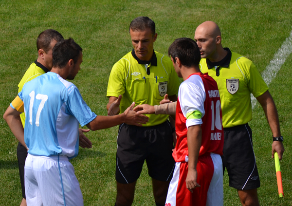 Sport-Campina: CSM Câmpina - Avântul Măneciu 2-1. Imagini cu brigada ...