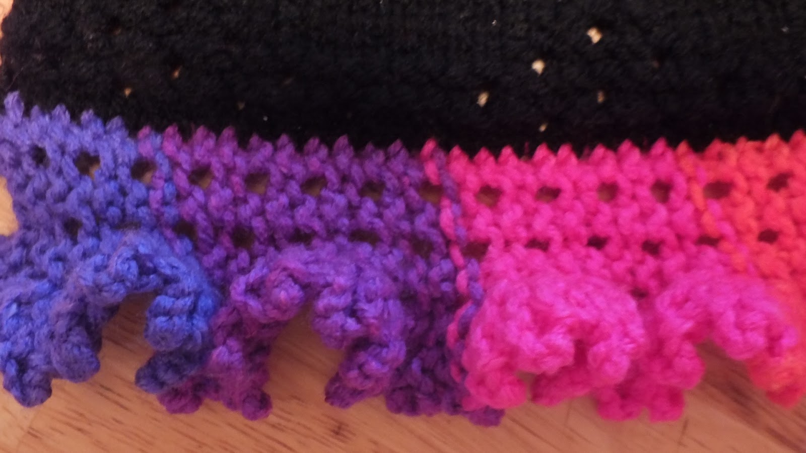 The Loom Muse : How to Loom Knit Lace Ruffle Trim