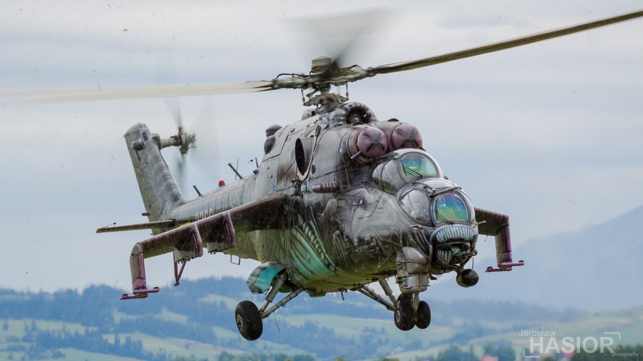 Jaroslaw Hasior Photography: The Flying Tank's memories