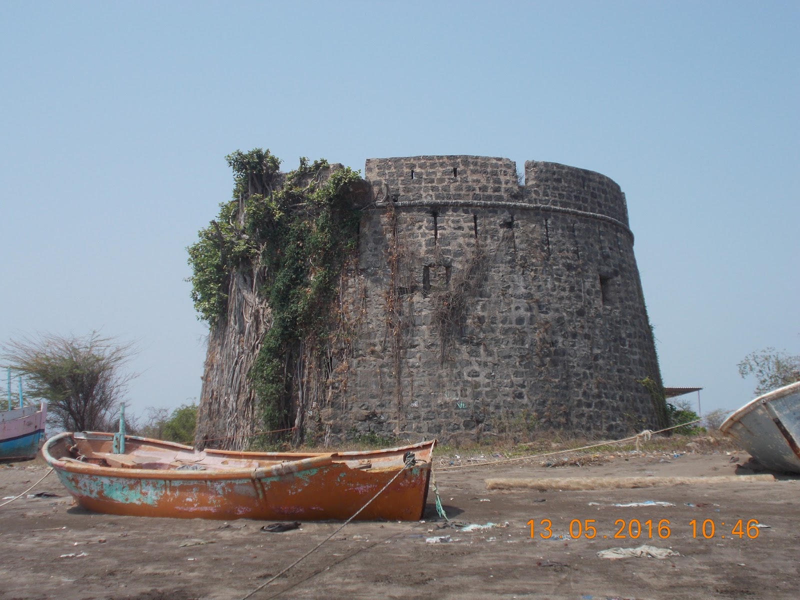 Exploring Bassein Fort in Vasai and Arnala Fort in Virar..