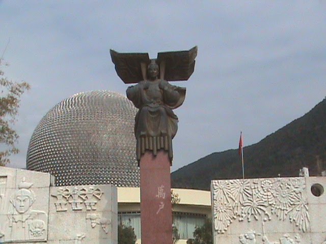 Wan Hu, el científico que ingresó en el Programa Espacial Chino con una ...