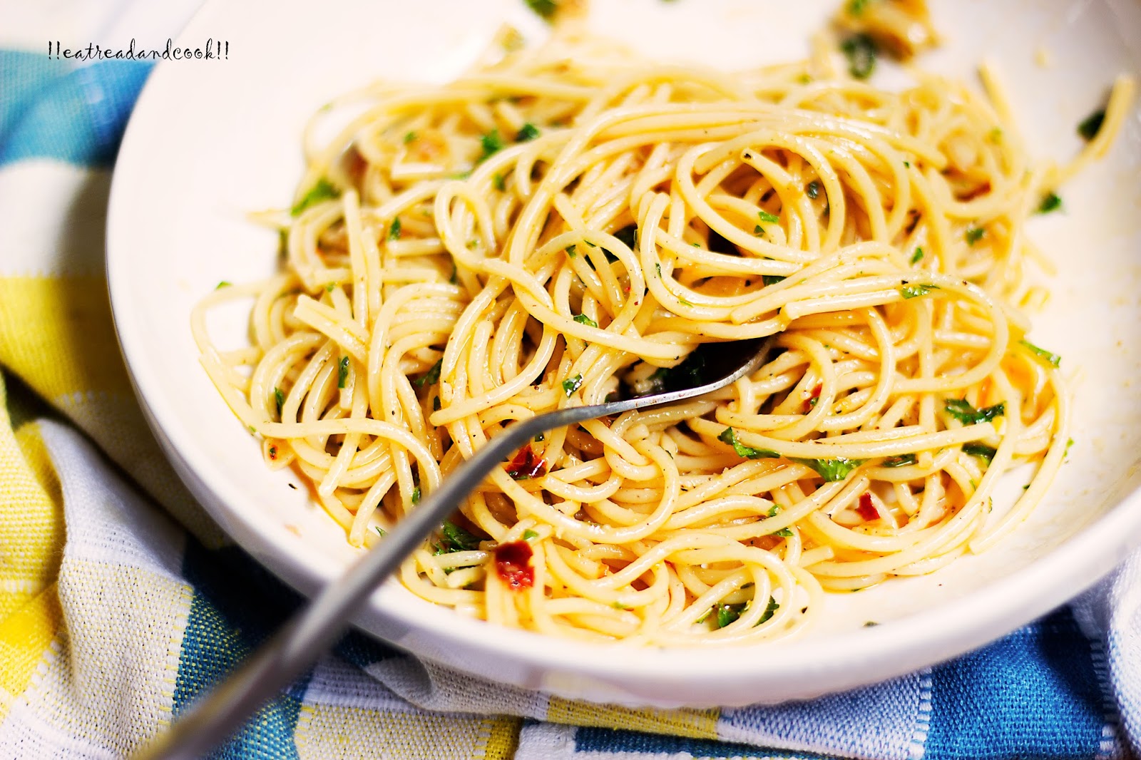 Simple Garlic Pasta / Pasta Aglio E Olio
