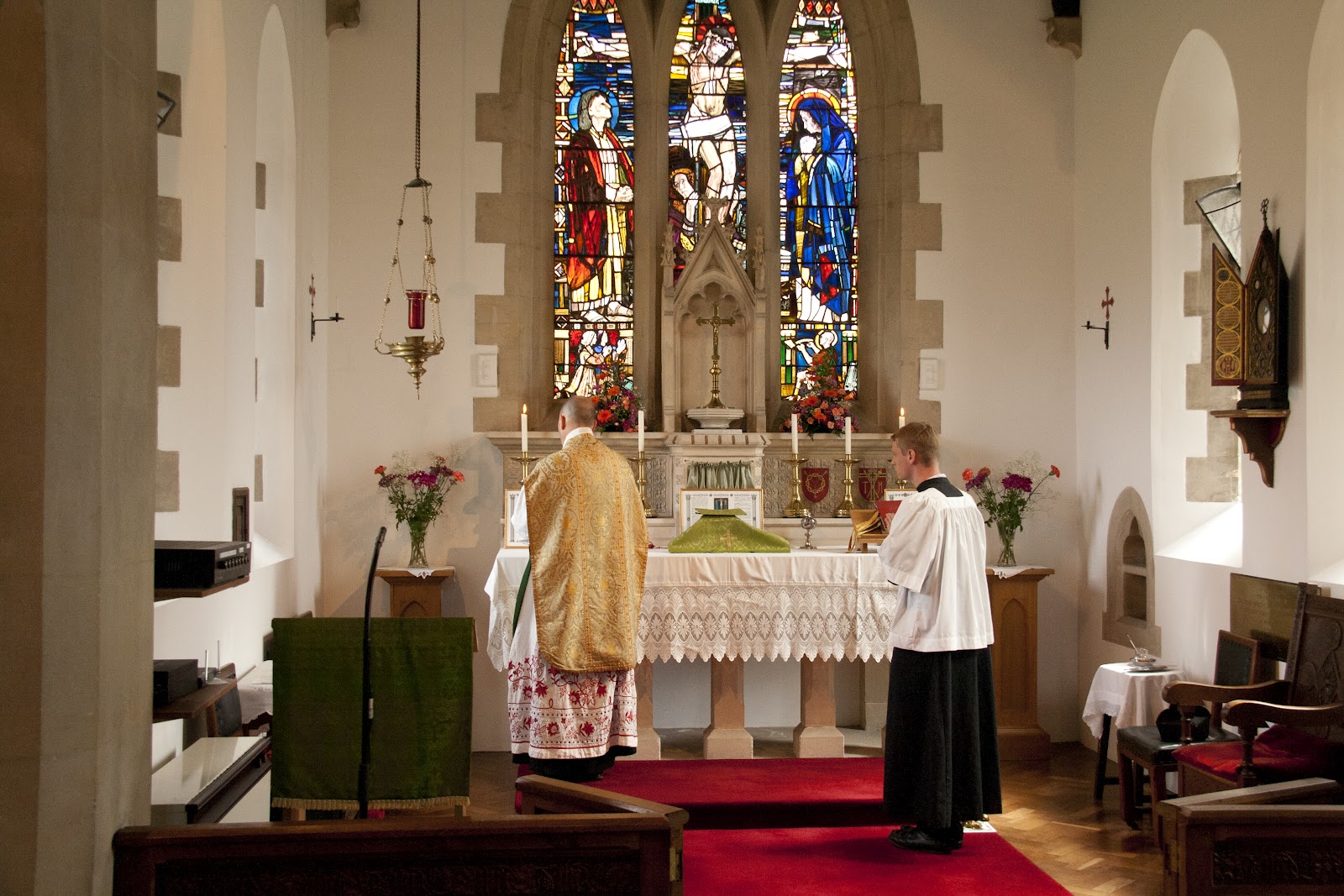CATHOLICVS: Santa Misa tradicional en Colombia, Reino Unido y nuevos ...