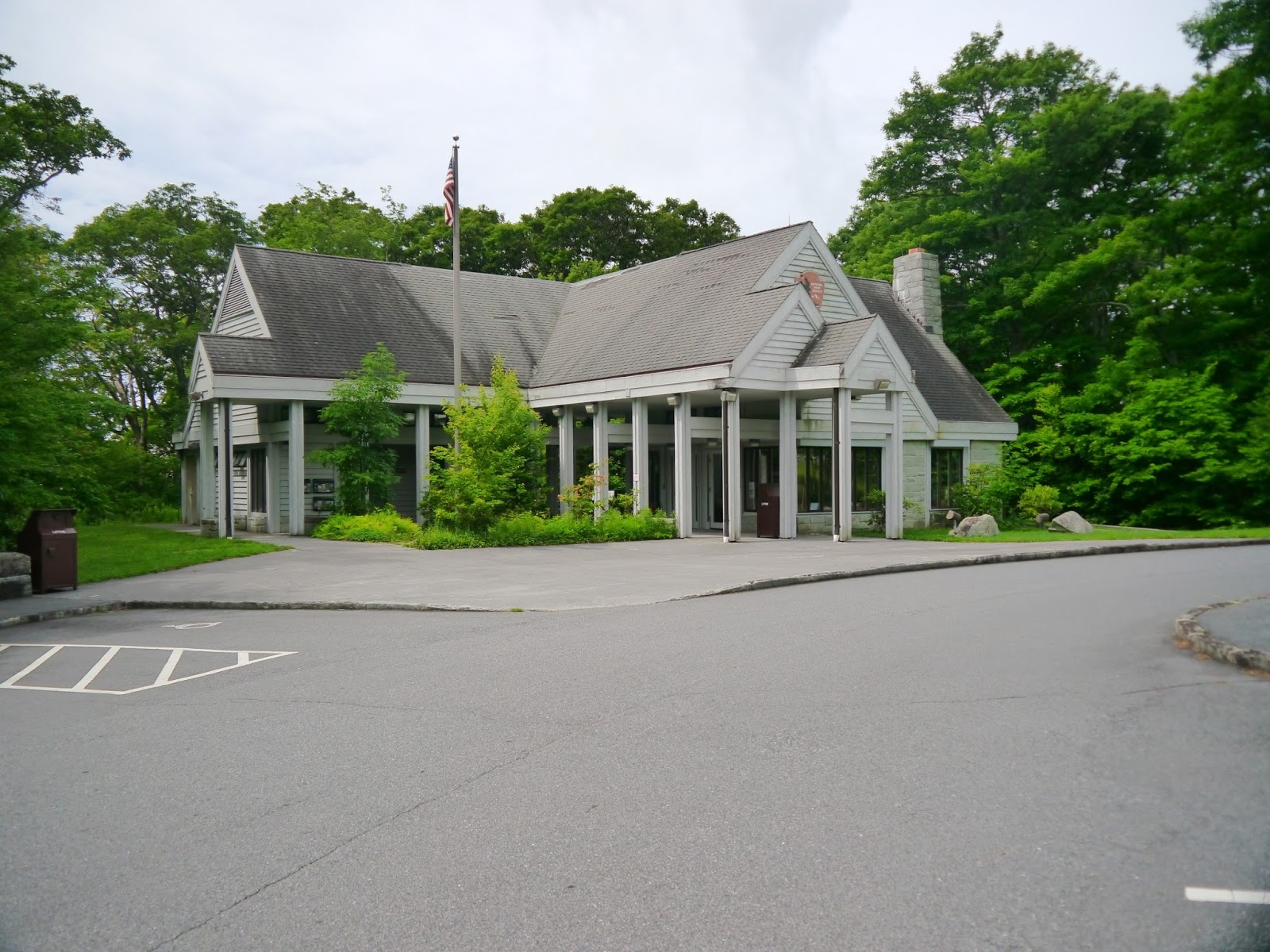 American Travel Journal: Linn Cove Visitor Center - Blue Ridge Parkway